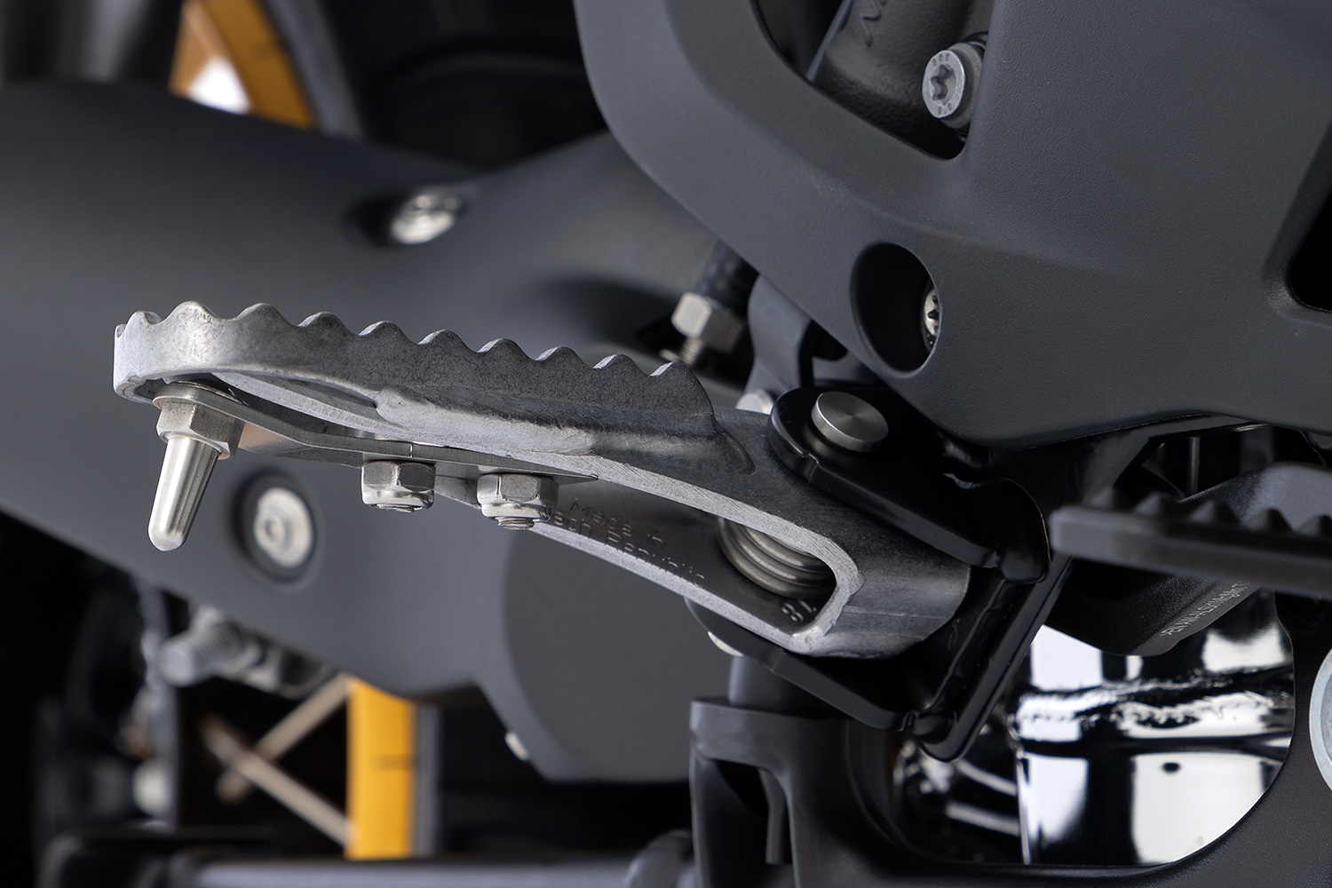 Lean angle indicators for BMW R 1300 GS | Wunderlich