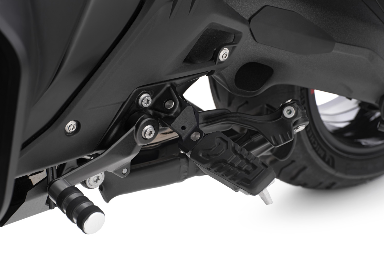 ERGO footrest relocation for the BMW R 1300 RT | Wunderlich