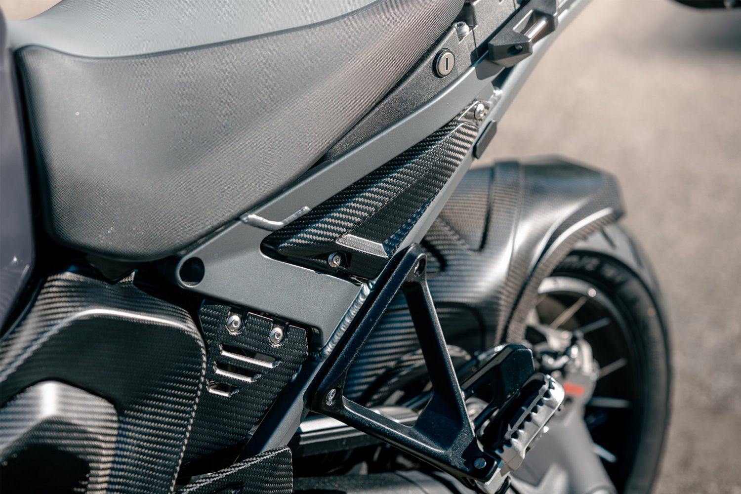 Ilmberger frame triangle cover for BMW R 1300 GS Adventure | Wunderlich